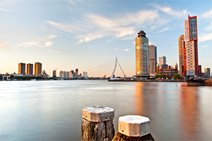 Haven rotterdam bouwt offshore centrum