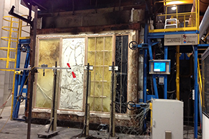 Stolker glas introduceert jaloezieen tussen brandwerend isol